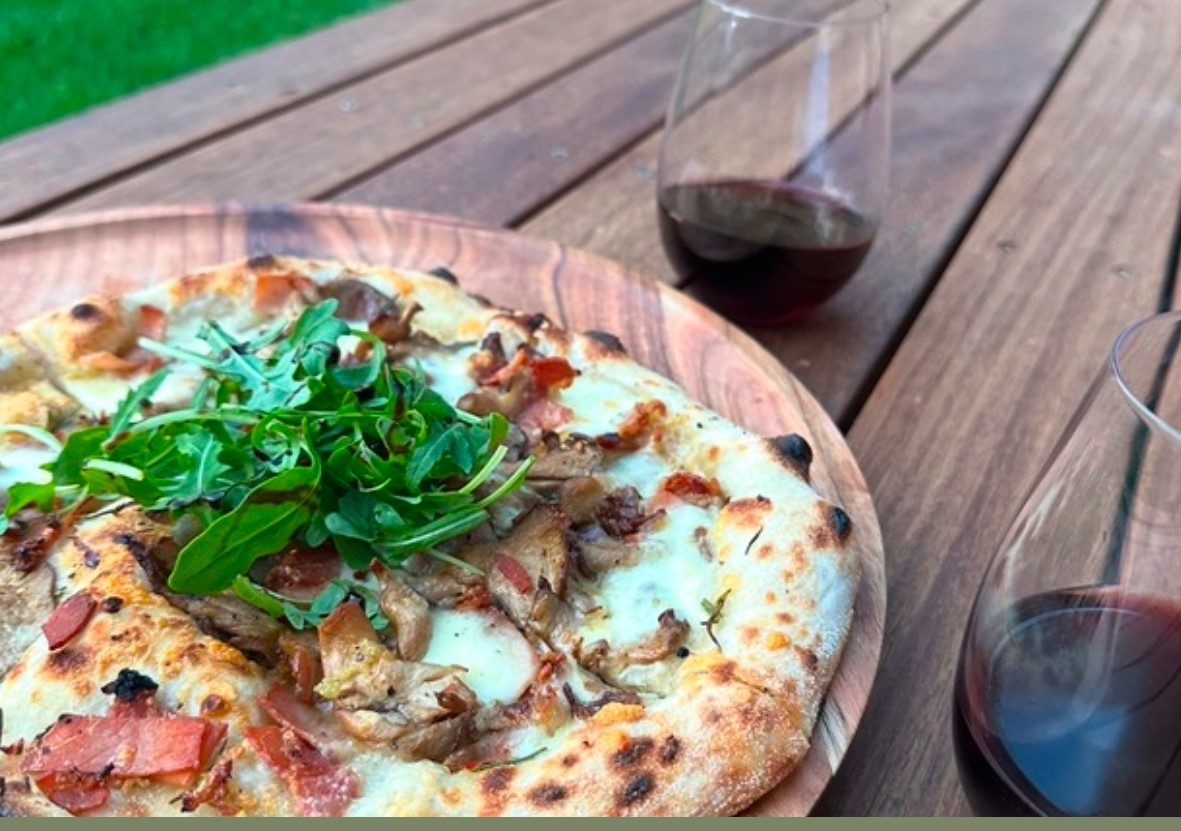 Ross McMahon and Pizza Food Truck at Fenian Wines - Mornington ...